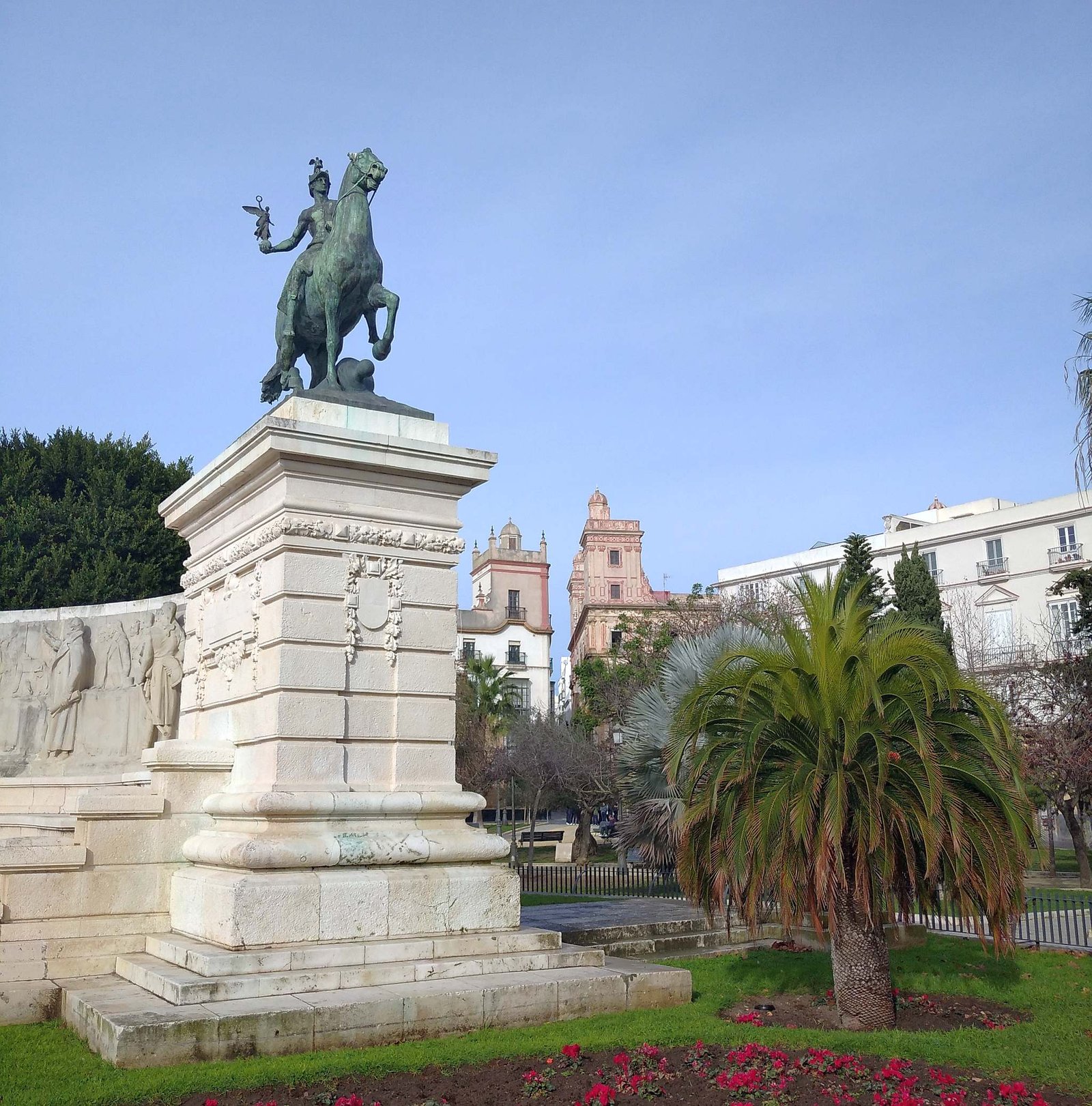 The Plaza de España in Cádiz - Visiting Cádiz