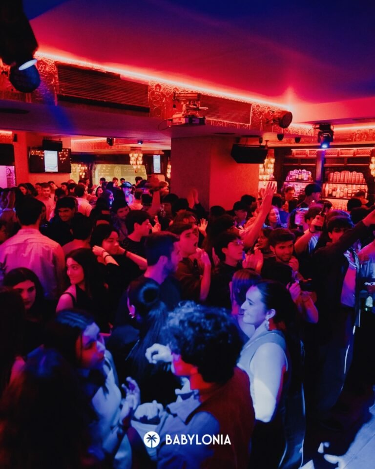 Nightlife in Cádiz: Where to Go Out in Cádiz City - Visiting Cádiz
